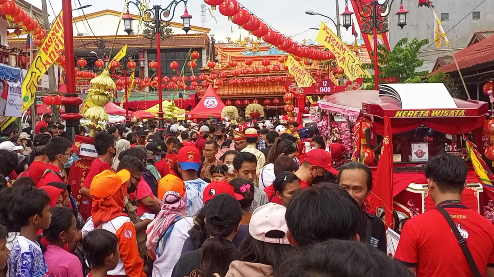 Perayaan Cap Go Meh Dimeriahkan Dengan Kirab Budaya di Kota Bekasi ...