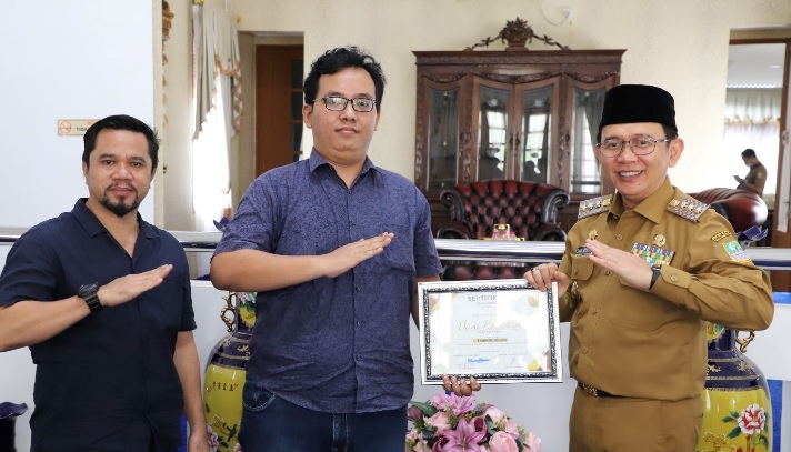 Terima Penghargaan MetroNesia Award, Dani Ramdan: Jadi Motivasi ...