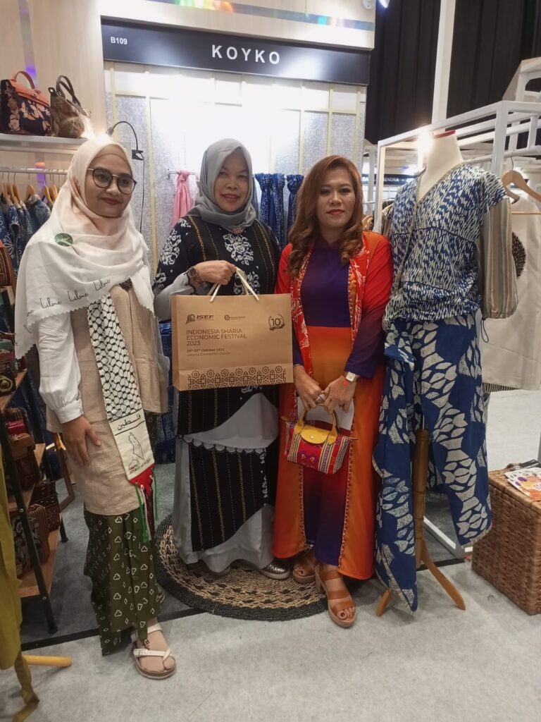 Desainer Koyko Kolaborasi dengan Caly Bags dari Sebatik Indonesia ...