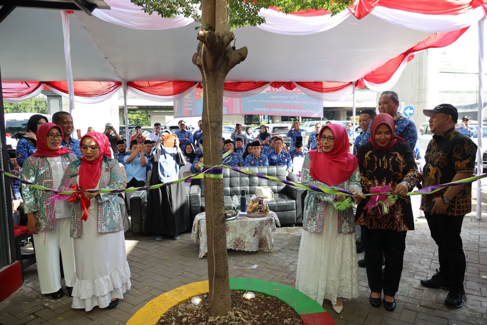 Dukung UMKM Lokal, Wali Kota Bekasi Resmikan Sentra Usaha Binaan ...